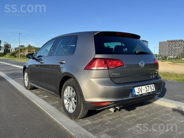 Grey Volkswagen Golf 2015 in Riga, with an engine capacity of 1.40 L and mileage of 199 thousand km for 6500 €, photo 5 on AUTOMOTO.COM.LV