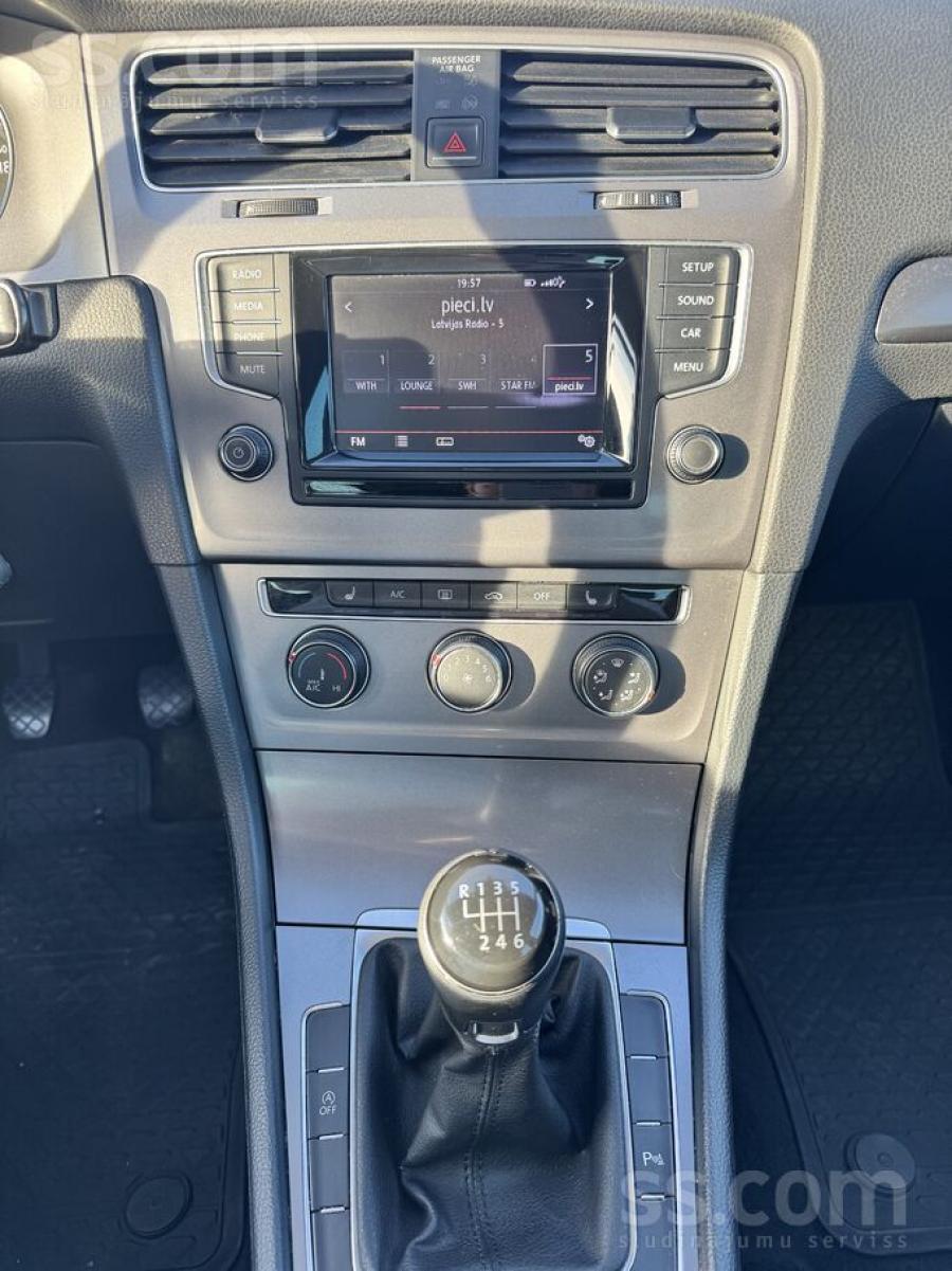 Grey Volkswagen Golf 2015 in Riga, with an engine capacity of 1.40 L and mileage of 199 thousand km for 6500 €, photo 12 on AUTOMOTO.COM.LV