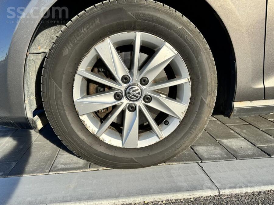 Grey Volkswagen Golf 2015 in Riga, with an engine capacity of 1.40 L and mileage of 199 thousand km for 6500 €, photo 16 on AUTOMOTO.COM.LV