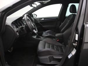 Grey Volkswagen Golf 2015 in Vilnius, with an engine capacity of 1.40 L and mileage of 220 thousand km for 10999 €, photo 5 on AUTOMOTO.COM.LV