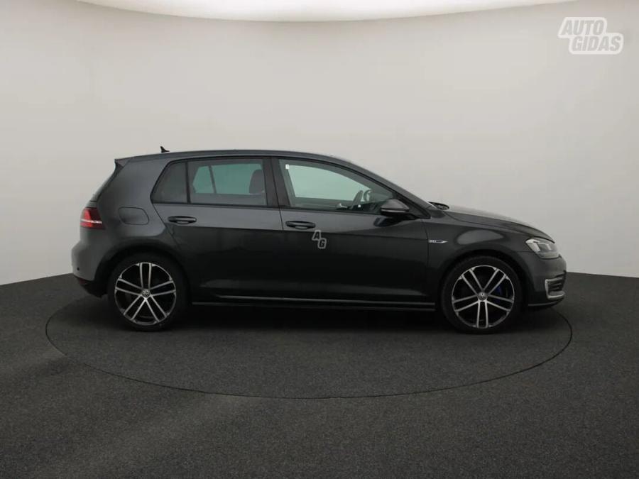 Grey Volkswagen Golf 2015 in Vilnius, with an engine capacity of 1.40 L and mileage of 220 thousand km for 10999 €, photo 10 on AUTOMOTO.COM.LV