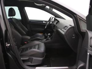 Grey Volkswagen Golf 2015 in Vilnius, with an engine capacity of 1.40 L and mileage of 220 thousand km for 10999 €, photo 15 on AUTOMOTO.COM.LV