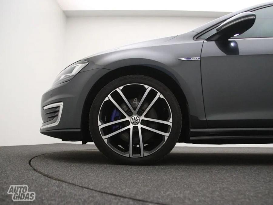 Grey Volkswagen Golf 2015 in Vilnius, with an engine capacity of 1.40 L and mileage of 220 thousand km for 10999 €, photo 29 on AUTOMOTO.COM.LV