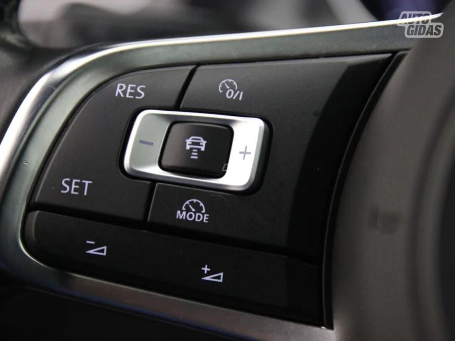 Grey Volkswagen Golf 2015 in Vilnius, with an engine capacity of 1.40 L and mileage of 220 thousand km for 10999 €, photo 32 on AUTOMOTO.COM.LV