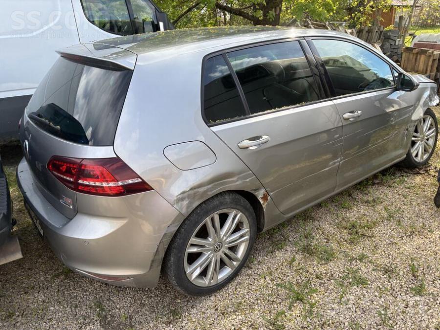 Grey Volkswagen Golf 2015 in Riga, with an engine capacity of 1.40 L and mileage of 270 thousand km for 3500 €, photo 1 on AUTOMOTO.COM.LV