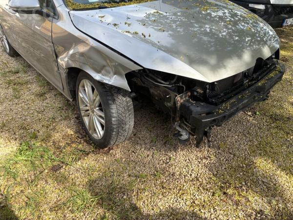 Grey Volkswagen Golf 2015 in Riga, with an engine capacity of 1.40 L and mileage of 270 thousand km for 3500 €, photo 3 on AUTOMOTO.COM.LV
