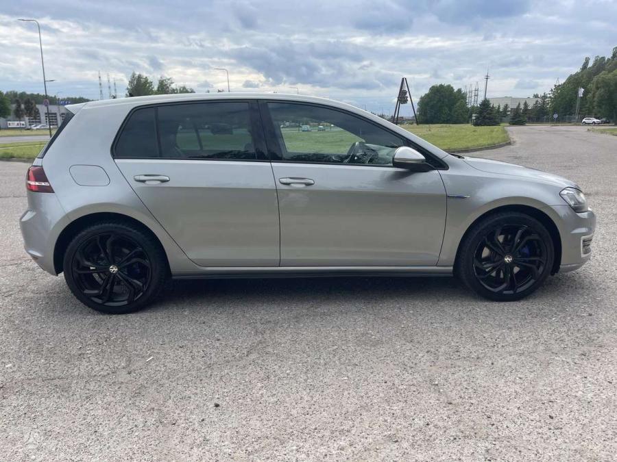 Grey Volkswagen Golf 2015 in Kaunas, with an engine capacity of 1.40 L and mileage of 279 thousand km for 7750 €, photo 17 on AUTOMOTO.COM.LV