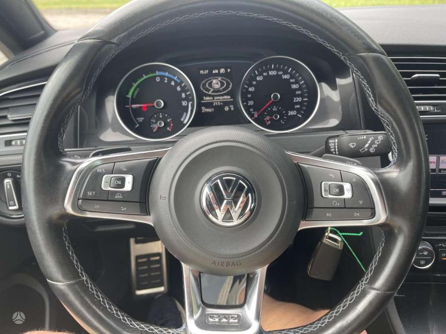 Grey Volkswagen Golf 2015 in Kaunas, with an engine capacity of 1.40 L and mileage of 279 thousand km for 7750 €, photo 20 on AUTOMOTO.COM.LV