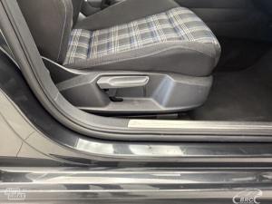 Grey Volkswagen Golf 2015 in Avizieniai, with an engine capacity of 1.40 L and mileage of 260 thousand km for 7500 €, photo 7 on AUTOMOTO.COM.LV