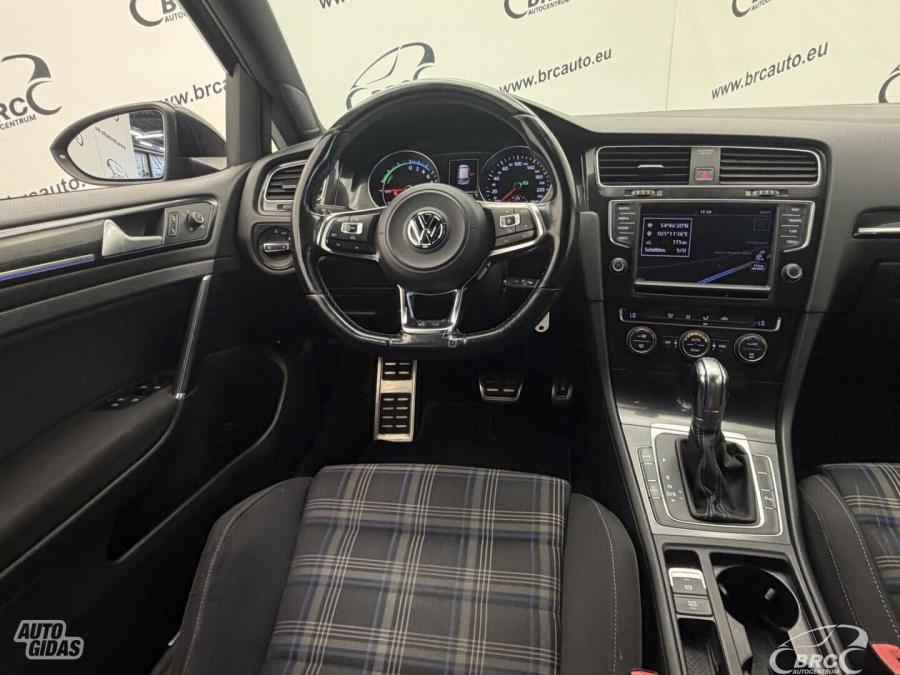 Grey Volkswagen Golf 2015 in Avizieniai, with an engine capacity of 1.40 L and mileage of 260 thousand km for 7500 €, photo 14 on AUTOMOTO.COM.LV