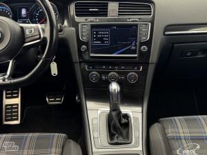 Grey Volkswagen Golf 2015 in Avizieniai, with an engine capacity of 1.40 L and mileage of 260 thousand km for 7500 €, photo 15 on AUTOMOTO.COM.LV