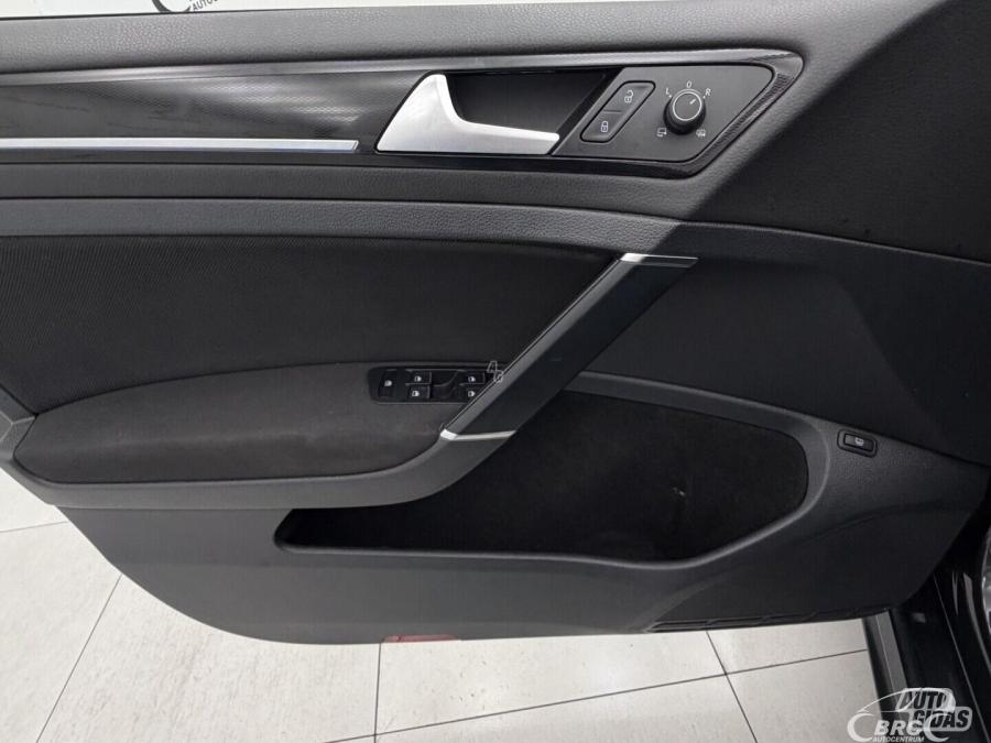 Grey Volkswagen Golf 2015 in Avizieniai, with an engine capacity of 1.40 L and mileage of 260 thousand km for 7500 €, photo 19 on AUTOMOTO.COM.LV
