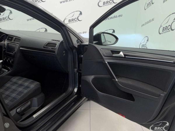 Grey Volkswagen Golf 2015 in Vilnius, with an engine capacity of 1.40 L and mileage of 260 thousand km for 7500 €, photo 9 on AUTOMOTO.COM.LV