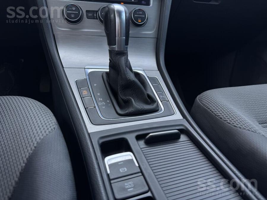 Pelēks Volkswagen Golf 2015 Rīga, ar dzinēja tilpumu 1.40 L un nobraukumu 259 tūkst. km par 5990 €, foto 18 vietnē AUTOMOTO.COM.LV