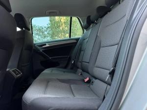 Grey Volkswagen Golf 2015 in Riga, with an engine capacity of 1.40 L and mileage of 259 thousand km for 5990 €, photo 11 on AUTOMOTO.COM.LV