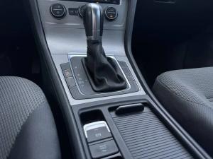Grey Volkswagen Golf 2015 in Riga, with an engine capacity of 1.40 L and mileage of 259 thousand km for 5990 €, photo 20 on AUTOMOTO.COM.LV