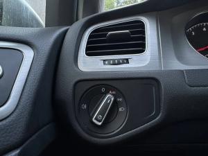 Grey Volkswagen Golf 2015 in Riga, with an engine capacity of 1.40 L and mileage of 259 thousand km for 5990 €, photo 23 on AUTOMOTO.COM.LV