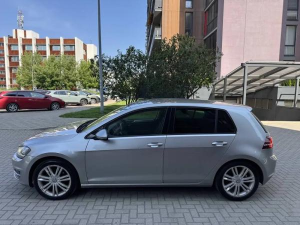 Pelēks Volkswagen Golf 2015 Rīga, ar dzinēja tilpumu 1.40 L un nobraukumu 259 tūkst. km par 5990 €, foto 3 vietnē AUTOMOTO.COM.LV