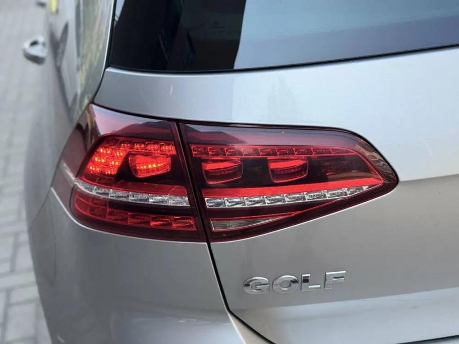 Grey Volkswagen Golf 2015 in Riga, with an engine capacity of 1.40 L and mileage of 259 thousand km for 5990 €, photo 6 on AUTOMOTO.COM.LV