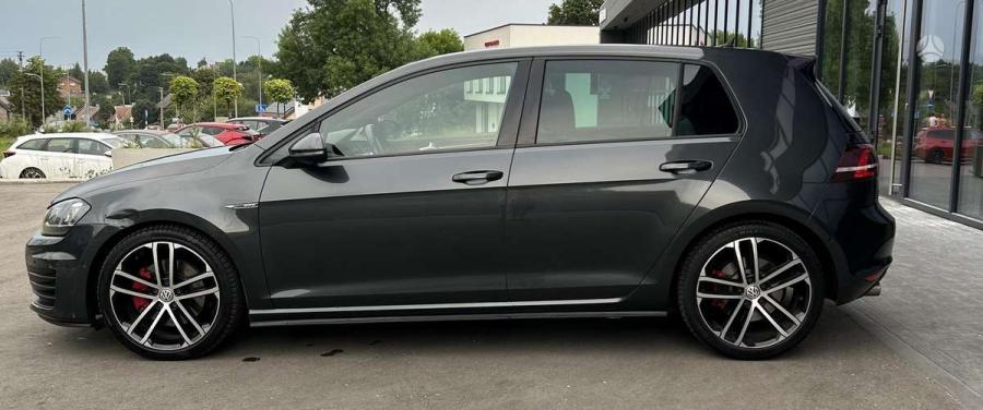 Pelēks Volkswagen Golf 2015 Viļņa, ar dzinēja tilpumu 1.97 L un nobraukumu 201 tūkst. km par 8800 €, foto 7 vietnē AUTOMOTO.COM.LV