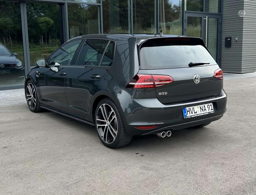 Pelēks Volkswagen Golf 2015 Viļņa, ar dzinēja tilpumu 1.97 L un nobraukumu 201 tūkst. km par 8800 €, foto 10 vietnē AUTOMOTO.COM.LV