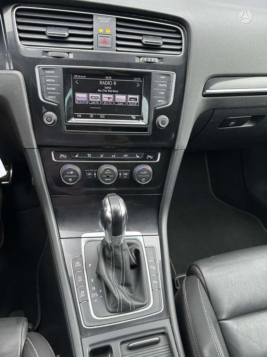 Pelēks Volkswagen Golf 2015 Viļņa, ar dzinēja tilpumu 1.97 L un nobraukumu 201 tūkst. km par 8800 €, foto 19 vietnē AUTOMOTO.COM.LV