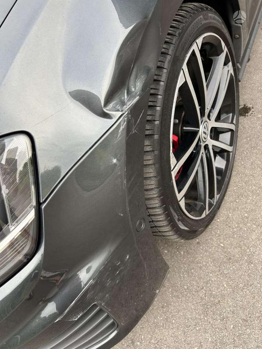 Pelēks Volkswagen Golf 2015 Viļņa, ar dzinēja tilpumu 1.97 L un nobraukumu 201 tūkst. km par 8800 €, foto 22 vietnē AUTOMOTO.COM.LV