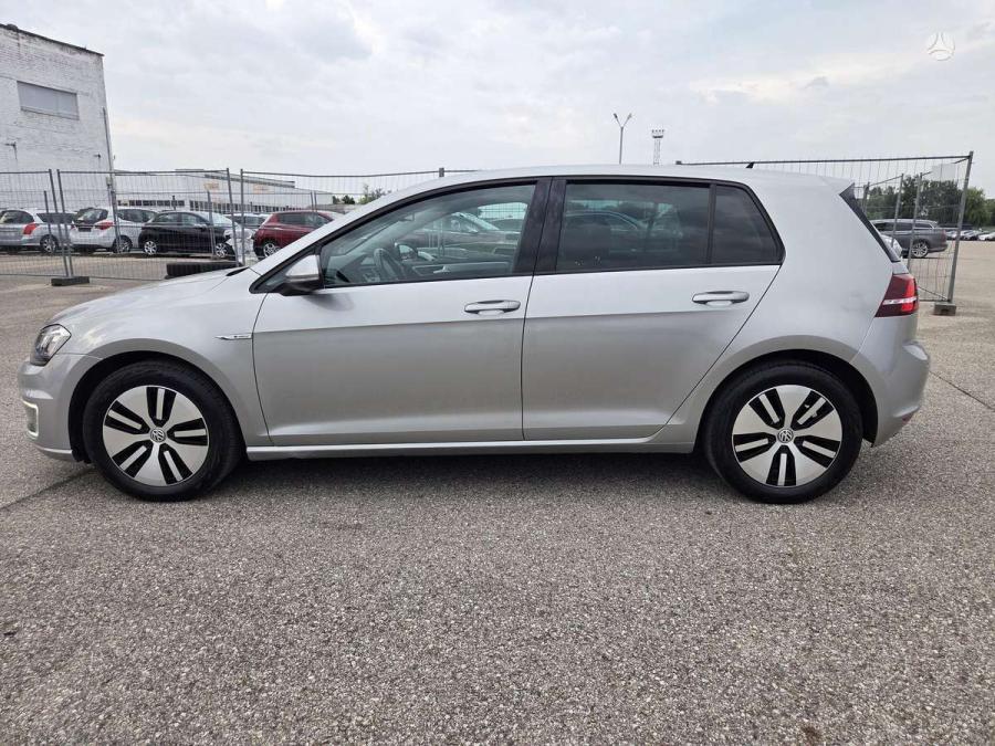 Grey Volkswagen Golf 2015 in Marijampole, with an engine capacity of 0.00 L and mileage of 146 thousand km for 5550 €, photo 6 on AUTOMOTO.COM.LV