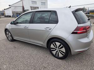 Grey Volkswagen Golf 2015 in Marijampole, with an engine capacity of 0.00 L and mileage of 146 thousand km for 5550 €, photo 7 on AUTOMOTO.COM.LV
