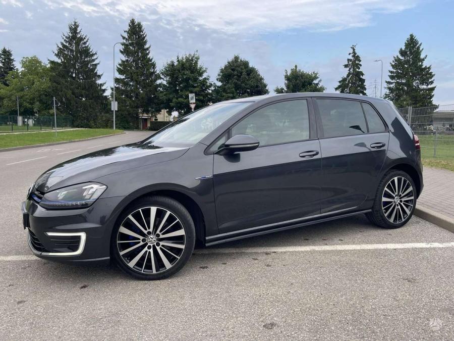 Grey Volkswagen Golf 2015 in Vilnius, with an engine capacity of 1.40 L and mileage of 219 thousand km for 9350 €, photo 11 on AUTOMOTO.COM.LV