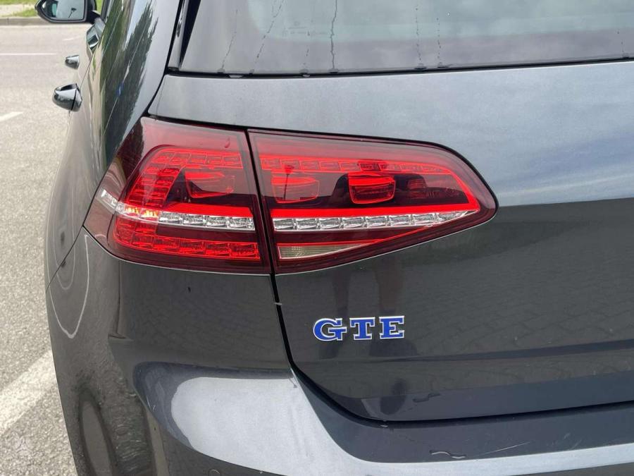 Grey Volkswagen Golf 2015 in Vilnius, with an engine capacity of 1.40 L and mileage of 219 thousand km for 9350 €, photo 13 on AUTOMOTO.COM.LV