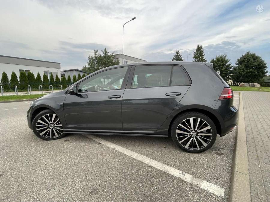 Grey Volkswagen Golf 2015 in Vilnius, with an engine capacity of 1.40 L and mileage of 219 thousand km for 9350 €, photo 16 on AUTOMOTO.COM.LV
