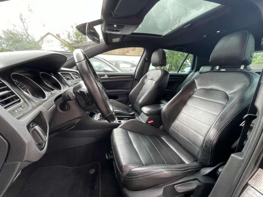 Grey Volkswagen Golf 2015 in Vilnius, with an engine capacity of 1.40 L and mileage of 219 thousand km for 9350 €, photo 23 on AUTOMOTO.COM.LV