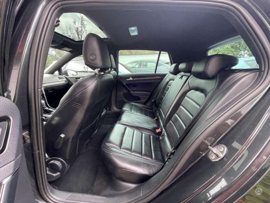 Grey Volkswagen Golf 2015 in Vilnius, with an engine capacity of 1.40 L and mileage of 219 thousand km for 9350 €, photo 24 on AUTOMOTO.COM.LV