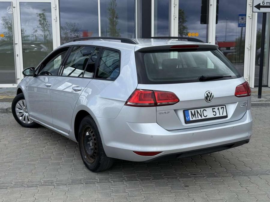 Pelēks Volkswagen Golf 2015 Viļņa, ar dzinēja tilpumu 1.60 L un nobraukumu 300 tūkst. km par 4700 €, foto 5 vietnē AUTOMOTO.COM.LV
