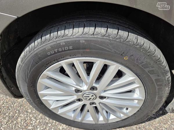 Grey Volkswagen Golf 2015 in Utena, with an engine capacity of 1.60 L and mileage of 215 thousand km for 7700 €, photo 11 on AUTOMOTO.COM.LV