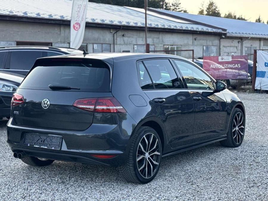 Pelēks Volkswagen Golf 2015 Ukmergė, ar dzinēja tilpumu 1.40 L un nobraukumu 200 tūkst. km par 8350 €, foto 4 vietnē AUTOMOTO.COM.LV