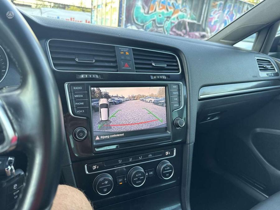 Pelēks Volkswagen Golf 2015 Ukmergė, ar dzinēja tilpumu 1.40 L un nobraukumu 200 tūkst. km par 8350 €, foto 15 vietnē AUTOMOTO.COM.LV