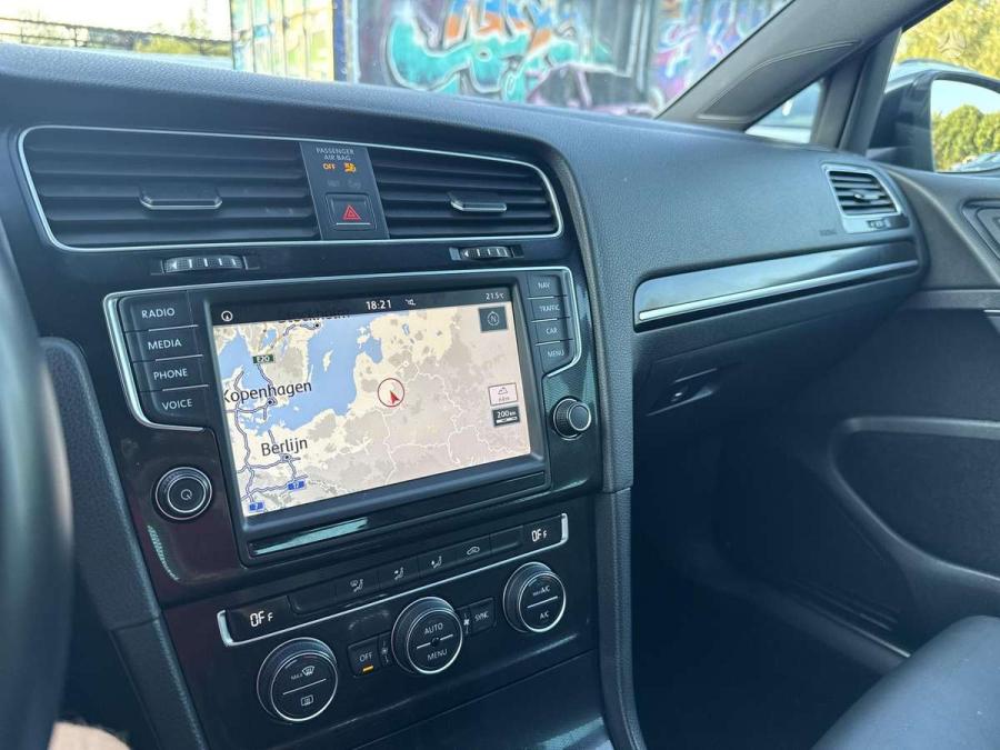 Pelēks Volkswagen Golf 2015 Ukmergė, ar dzinēja tilpumu 1.40 L un nobraukumu 200 tūkst. km par 8350 €, foto 16 vietnē AUTOMOTO.COM.LV