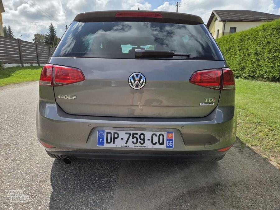 Grey Volkswagen Golf 2015 in Utena, with an engine capacity of 1.60 L and mileage of 215 thousand km for 7700 €, photo 13 on AUTOMOTO.COM.LV
