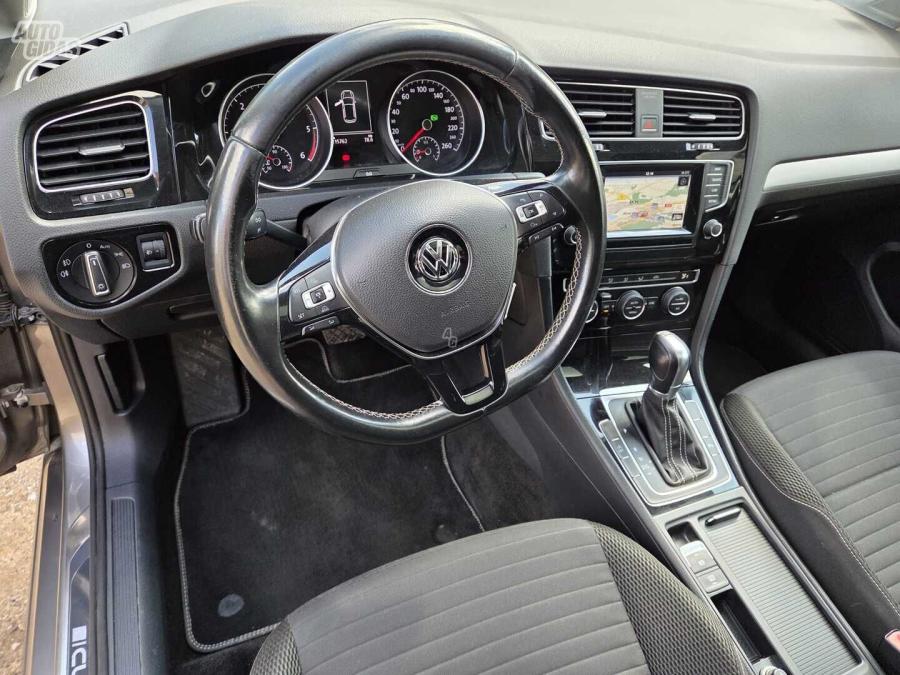 Grey Volkswagen Golf 2015 in Utena, with an engine capacity of 1.60 L and mileage of 215 thousand km for 7700 €, photo 23 on AUTOMOTO.COM.LV