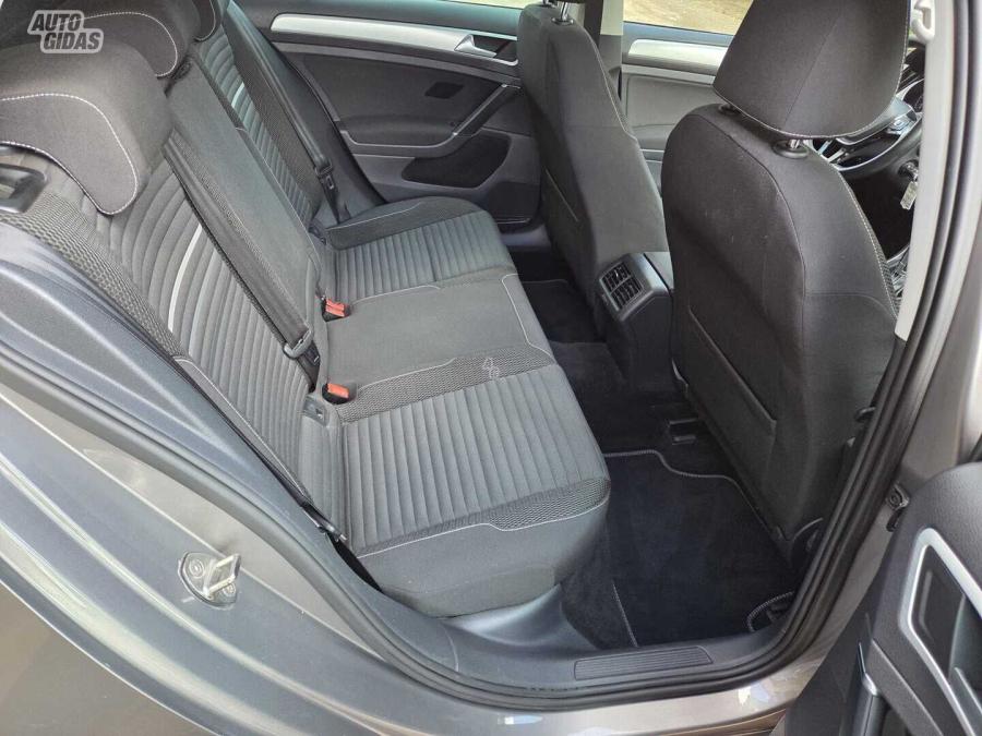 Grey Volkswagen Golf 2015 in Utena, with an engine capacity of 1.60 L and mileage of 215 thousand km for 7700 €, photo 25 on AUTOMOTO.COM.LV