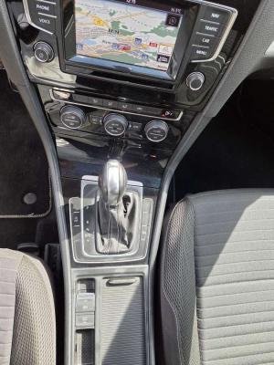 Pelēks Volkswagen Golf 2015 Utena, ar dzinēja tilpumu 1.60 L un nobraukumu 216 tūkst. km par 7600 €, foto 22 vietnē AUTOMOTO.COM.LV