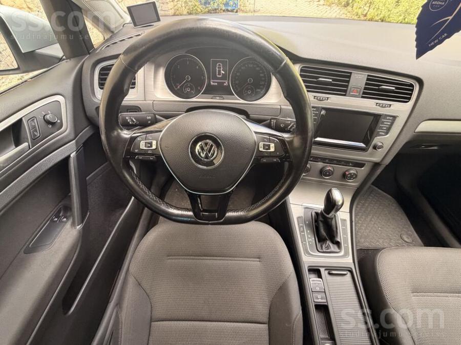 Pelēks Volkswagen Golf 2015 Rīga, ar dzinēja tilpumu 1.60 L un nobraukumu 192 tūkst. km par 6950 €, foto 5 vietnē AUTOMOTO.COM.LV