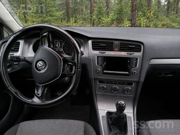 Pelēks Volkswagen Golf 2015 Rīga, ar dzinēja tilpumu 1.60 L un nobraukumu 235 tūkst. km par 5500 €, foto 4 vietnē AUTOMOTO.COM.LV
