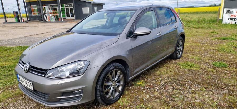 Grey Volkswagen Golf 2016 in Bauska, with an engine capacity of 1.40 L and mileage of 307 thousand km for 12500 €, photo 1 on AUTOMOTO.COM.LV