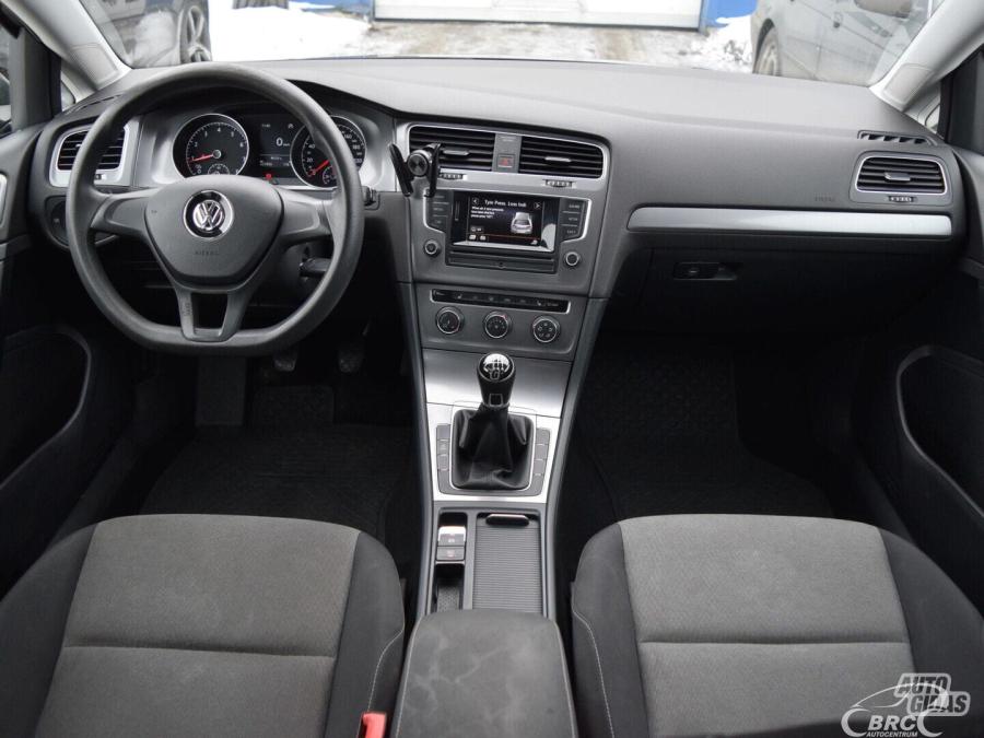 Grey Volkswagen Golf 2016 in Riga, with an engine capacity of 1.40 L and mileage of 227 thousand km for 5500 €, photo 4 on AUTOMOTO.COM.LV
