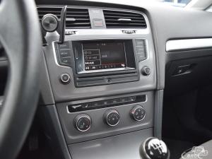 Grey Volkswagen Golf 2016 in Riga, with an engine capacity of 1.40 L and mileage of 227 thousand km for 5500 €, photo 6 on AUTOMOTO.COM.LV