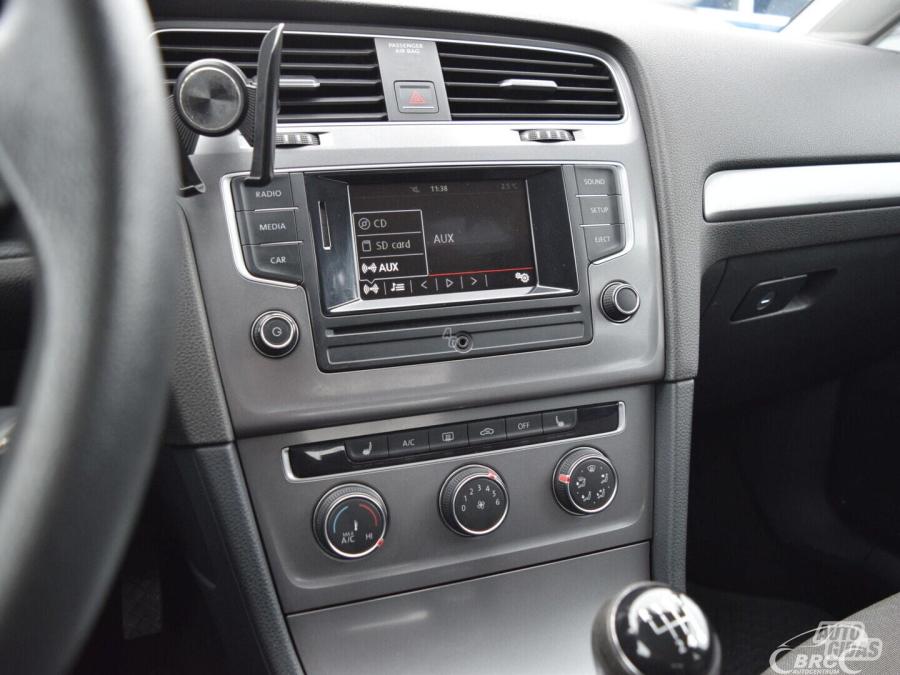 Grey Volkswagen Golf 2016 in Riga, with an engine capacity of 1.40 L and mileage of 227 thousand km for 5500 €, photo 6 on AUTOMOTO.COM.LV