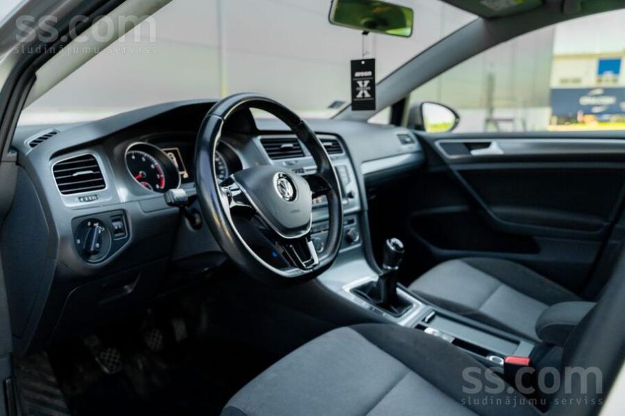 Grey Volkswagen Golf 2016 in Riga, with an engine capacity of 1.40 L and mileage of 268 thousand km for 7490 €, photo 12 on AUTOMOTO.COM.LV